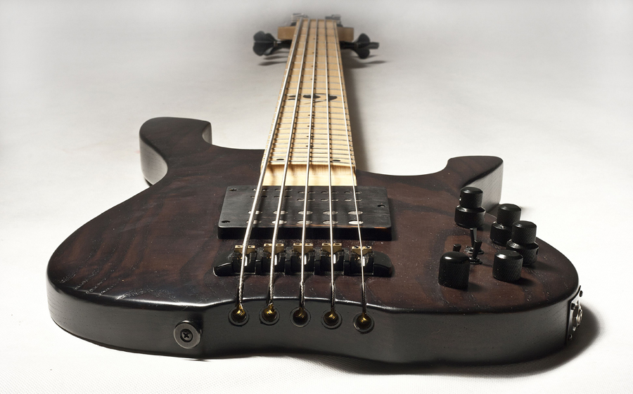 Music Media » Bemutatkozik a legújabb MLp basszusgitár az MLp V-Bass ...